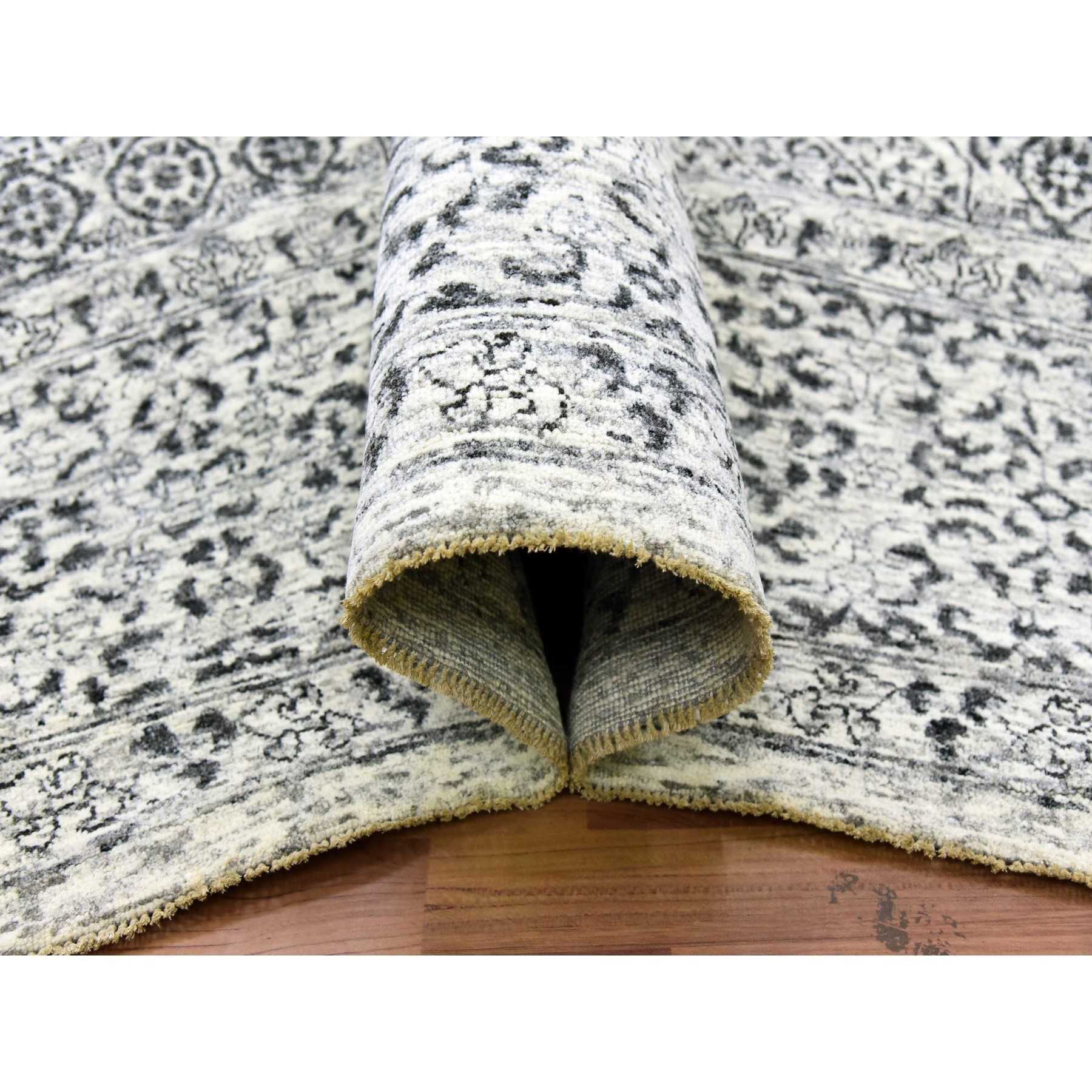 9’1″x12′ Egg Shell White, Mamluk Dynasty, Tone on Tone Design, Undyed ...